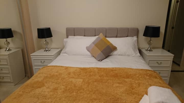 Superior Two Bed Apartment With Scenic View - Swansea, UK