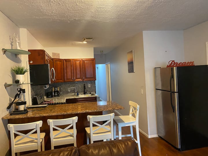 Gem Of Nyc/astoria 5 Min Lga/walk To Subway - New York City