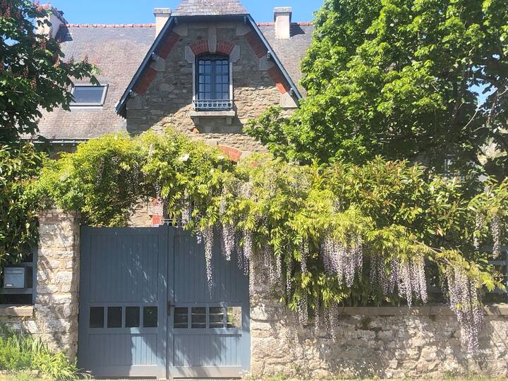 Grande Maison Familiale De Charme Avec Jardin - Vannes