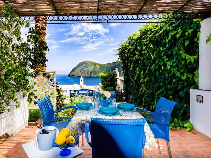 View E In To The Sea In Lipari - Lipari