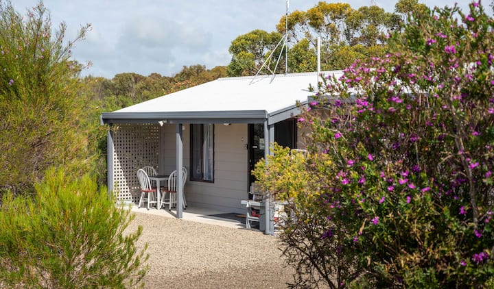 Cottage 4 - Peace Amongst The Trees, 2 Bedrooms - Emu Bay
