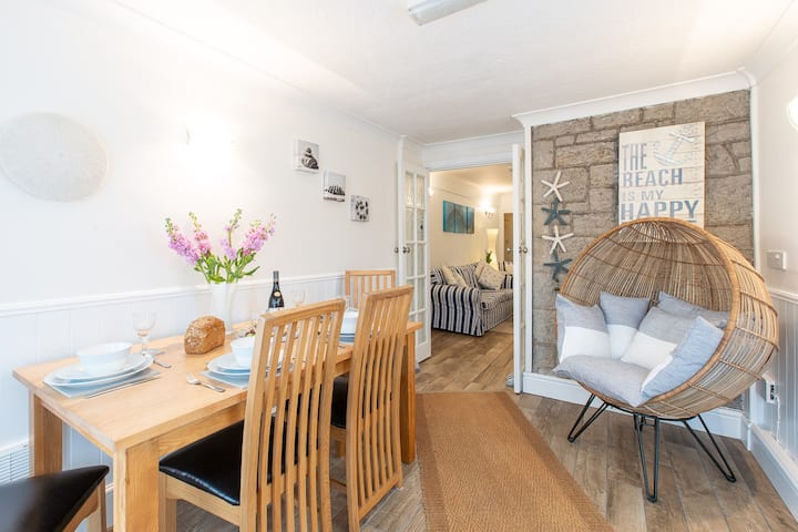 Sea Spray @ Arlanfor, Moelfre, Anglesey - Anglesey