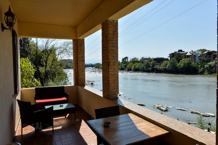 Sanapiro Hotel - クタイシ