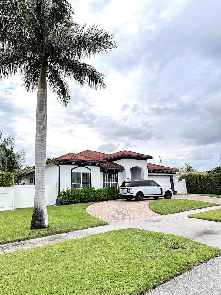 North Palm Beach Home - North Palm Beach, FL