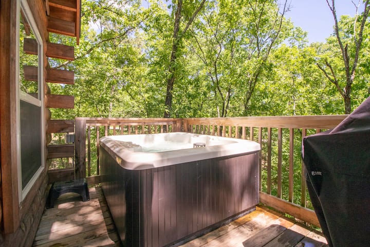 Whispering Pines Treehouse - Treehouses for Rent in Hot Springs ...