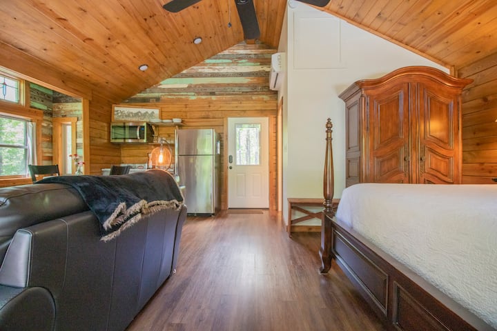 Whispering Pines Treehouse - Treehouses for Rent in Hot Springs ...