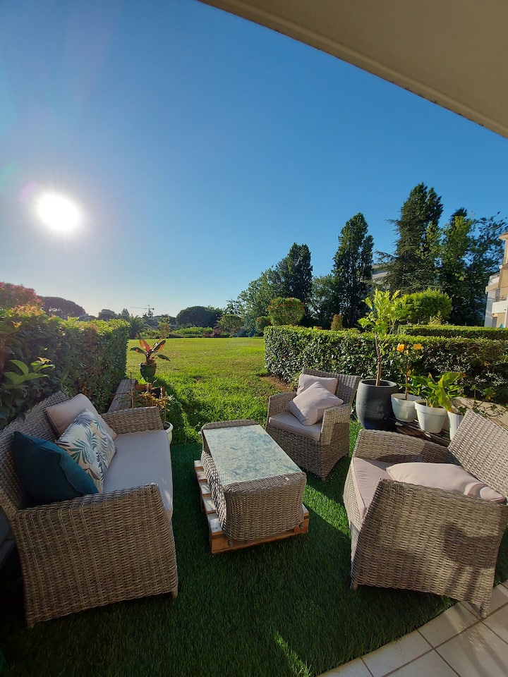 Studio, Antibes Dans Belle Résidence Au Calme ;) - Antibes