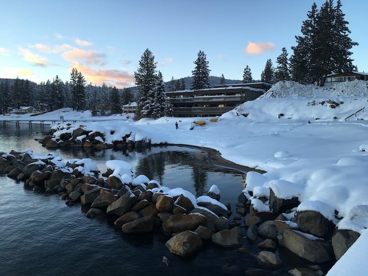 Lakefront Studio Condo W/ Sandy Beach - Tahoe Vista, CA