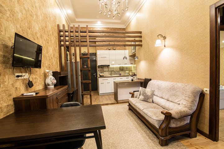 Comfy Apartment In The Center Of Old Tbilisi - Tbilisi