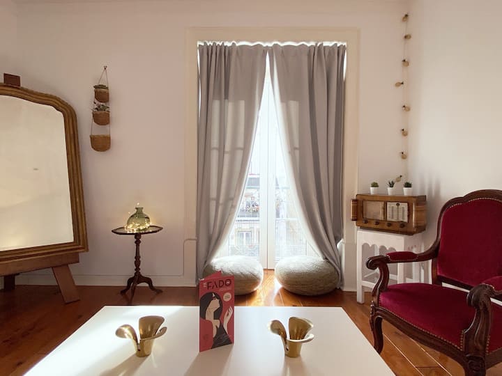 Alfama : Le Fado Au Balcon / O Fado Na Varanda... - Alfama