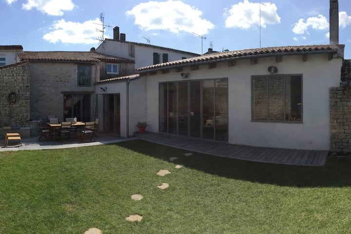 Villa Rétaise Avec Jardin Au Cœur Du Village - La Flotte