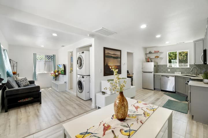 Entire 2 Bed/2 Bath, Remote Work, Pets & Dog Walk - Saratoga, CA