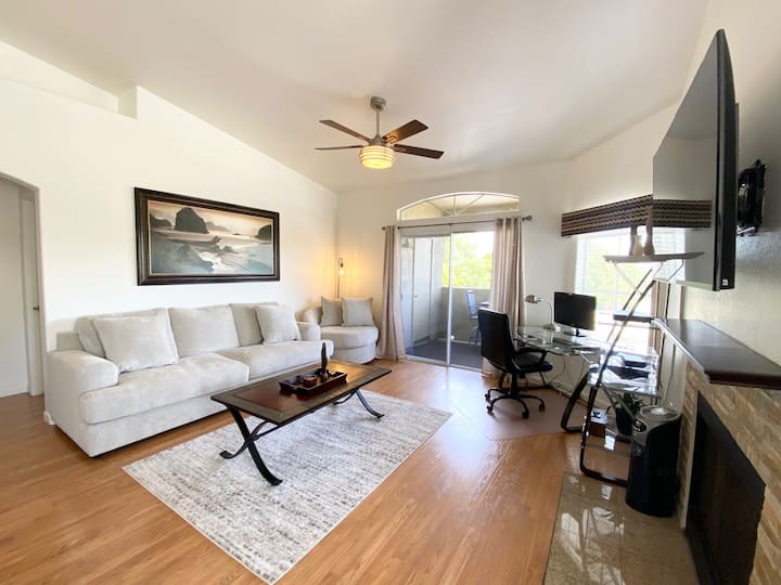 Paradise Awaits At Resort Style Condo - Phoenix, AZ