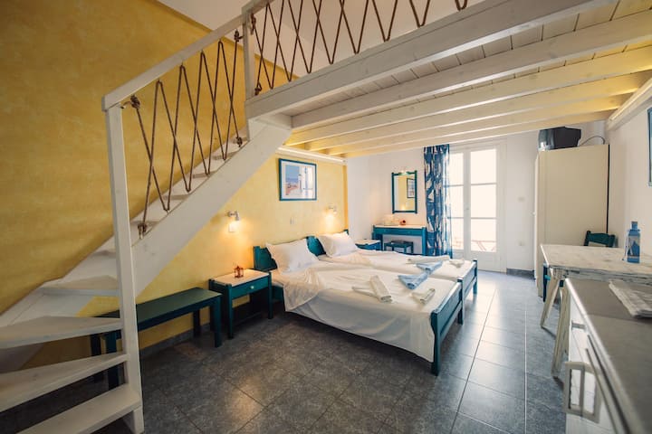 Anna Maria's Superior Studio (Next To The Beach) - Paros