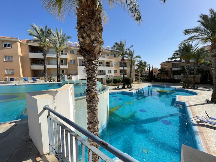 Iris Village Grand Apartment - Paphos