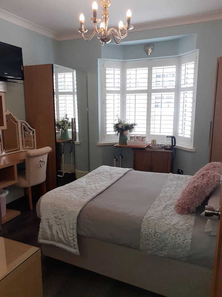 Double Room 2 Double Bed And Full Size Chair Bed . - Poole