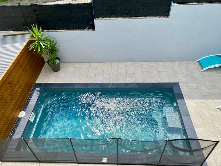 Logement N°2 Rdc Avec Spa Privatif & Accès Piscine - La Réunion