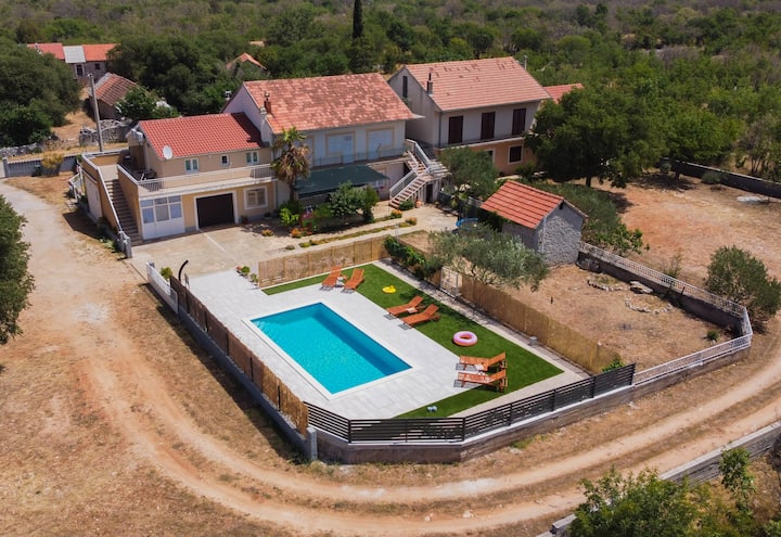 Apartment 2 Brkic, 3km From National Park Krka - Šibenik