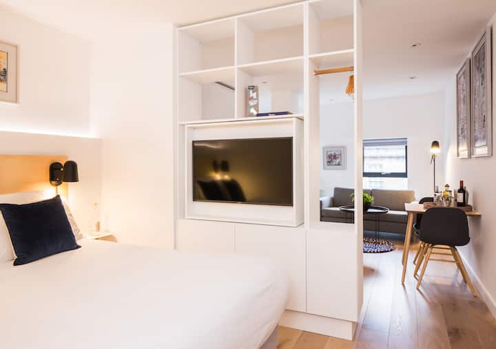 Westgate Apartments - Standard King - Bath