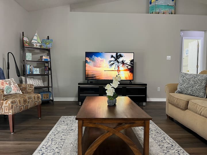 Beachy Oak- Classic 3 Bedroom Home In Navarre,fl - Navarre, FL