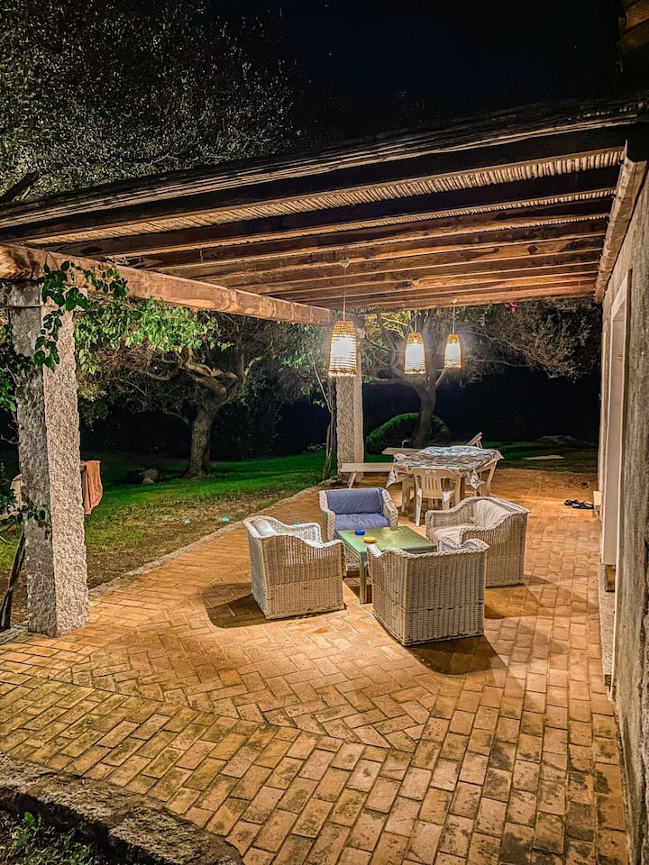Romantic Cottage Nestled In The Vineyards - Olbia