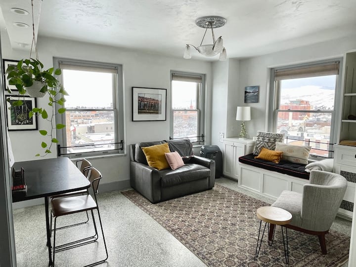 Wilma Digs: Downtown With  Mountain Views - Missoula, MT