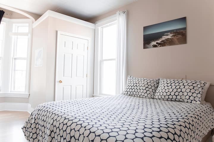 Lovely Studio Walkable To Downtown Portland - Portland, ME