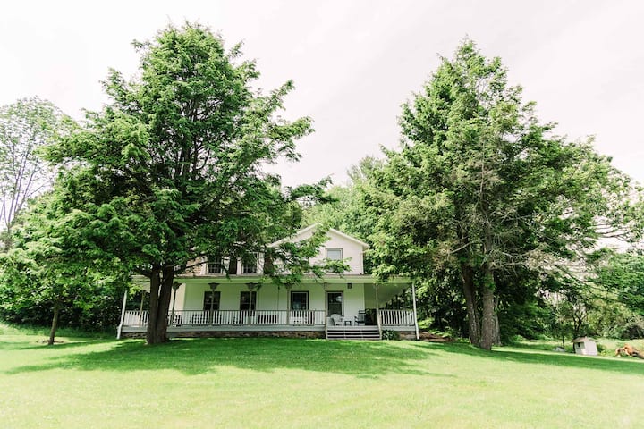 5brm Farmhouse,125 Acres, Swimming,fishing,&hiking - Lake Jean, Sweet Valley