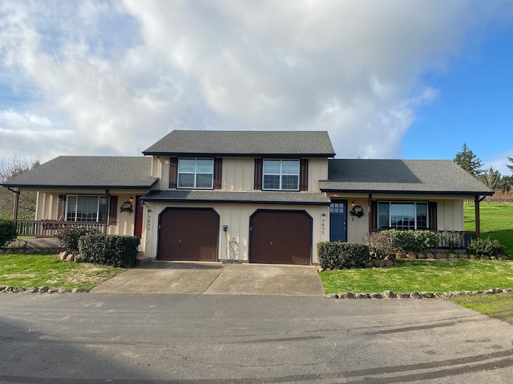 Zenith Vineyard North Bungalow - Dallas, OR