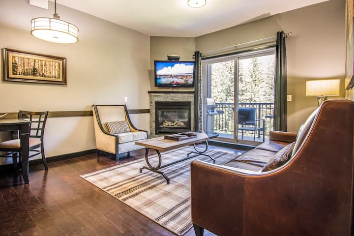 Canmore Getaway!   |   1 Br   |   Indoor Waterpark - Canmore