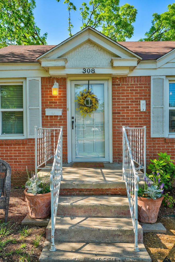 6th Street Sweetness - Charming Getaway! - Edmond, OK