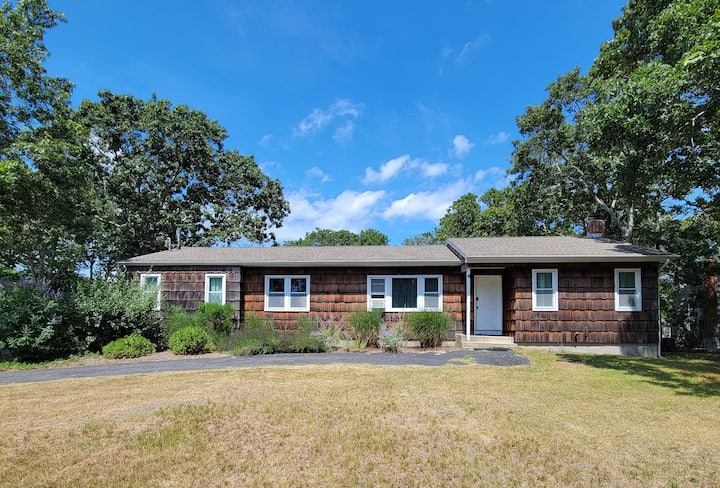 Spacious Hamptons Getaway Minutes From The Beach! - Hampton Bays, NY