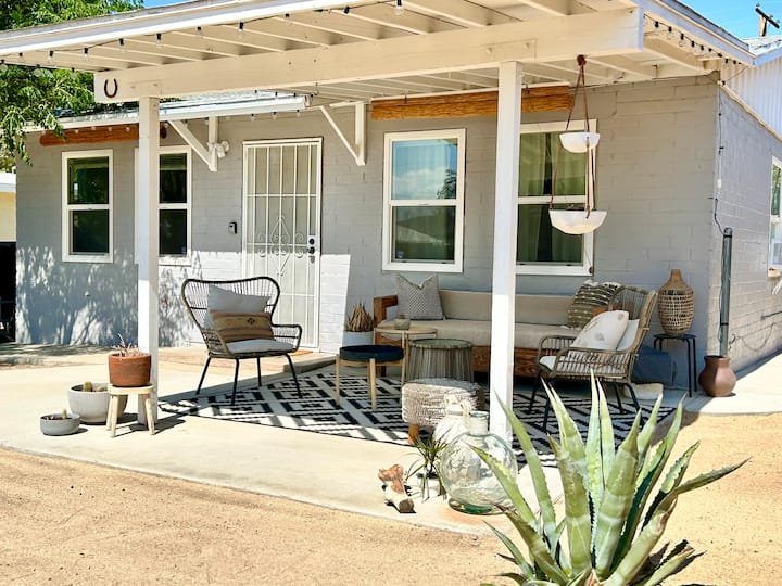 The Phoenix House In Joshua Tree Village - Joshua Tree, CA