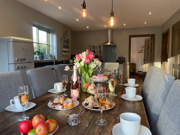 Hollowcombe Cottage - A Beautiful Cotswold Cottage - Cotswolds