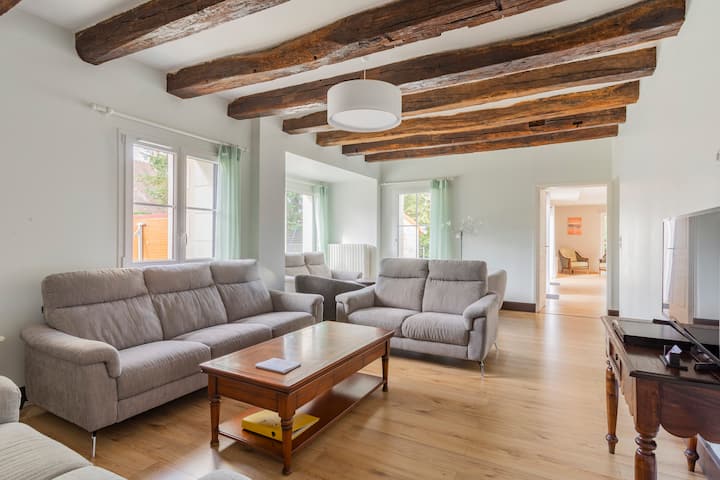 Gîte Pour 6 à 15 Personnes, Avec Verger, En Ville. - Chambray-lès-Tours