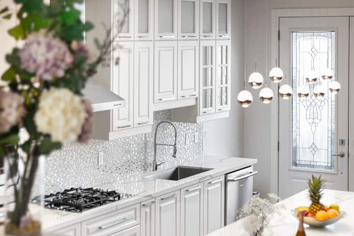 New 3br Home In Central Toronto—wifi/parking - Toronto