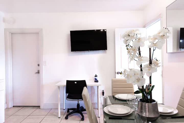 #11-modern 2 Bdr Miami Mimo/free Parking/kitchen - Miami, FL