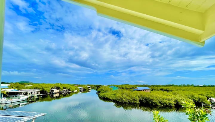 Utila Seabreeze Apartments  - One Bedroom - Apt 4 - Utila