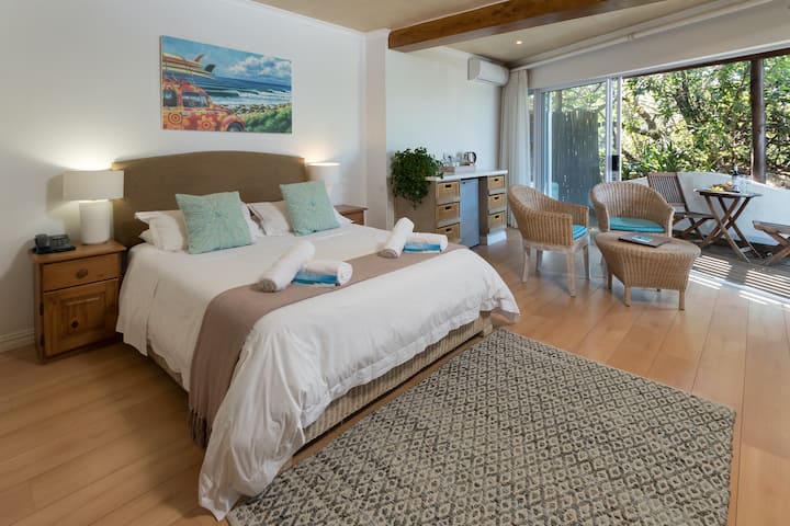 African Perfection 2: Room 12 - Ground Floor Suite - Jeffreys Bay