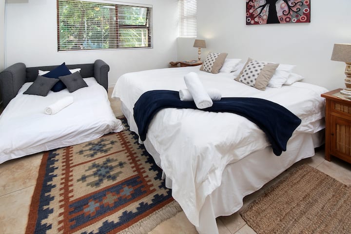 Family Room 6 In Aloe Again At Supertubes - Jeffreys Bay