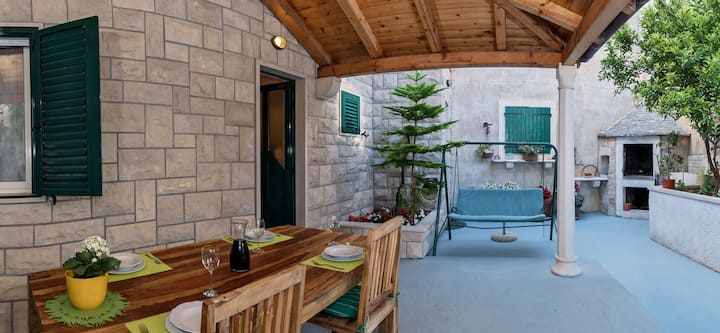 Yellow Apartment - Apartmani Oko Bol - Bol
