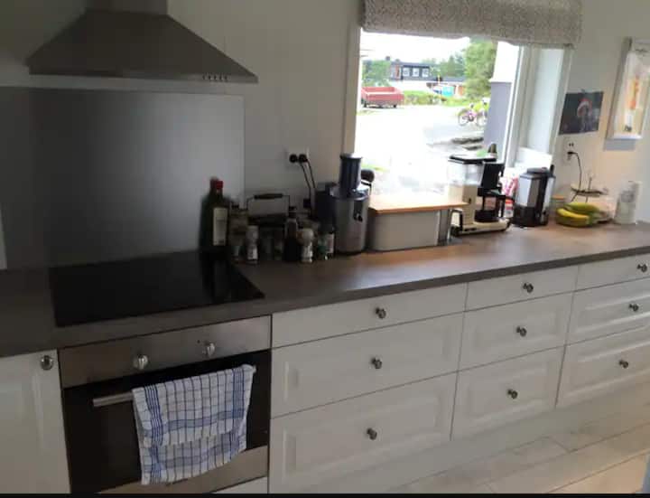 Cozy Cottage House In Langevåg - Alesund