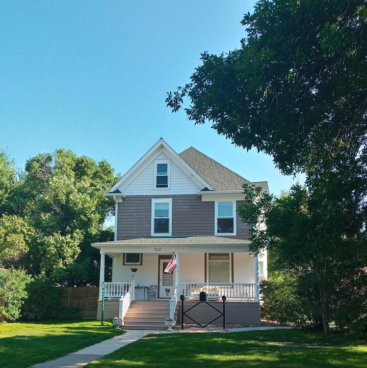 Superb Updated Downtown Apartment! - Great Falls, MT