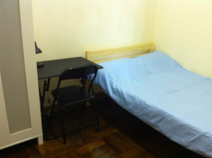 Quarry Bay Room - Near Mtr With Lift ( Q1g) - Hong Kong