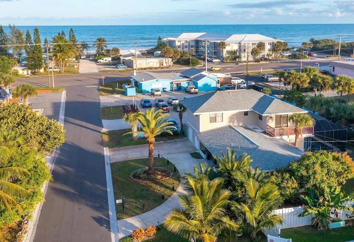 Tiki Blue South: Walk To Beach + Heated Pool - Satellite Beach, FL