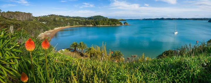 The Bach: Laidback Luxury At The Beach - Bay Of Islands