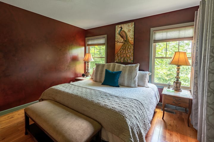 Private Suite With In-house Massage - Asheville, NC