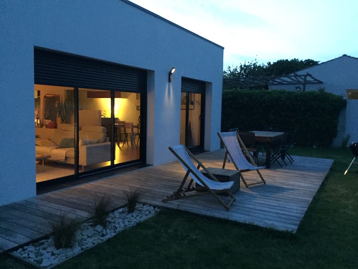 Maison Calme Et Chaleureuse - Charron