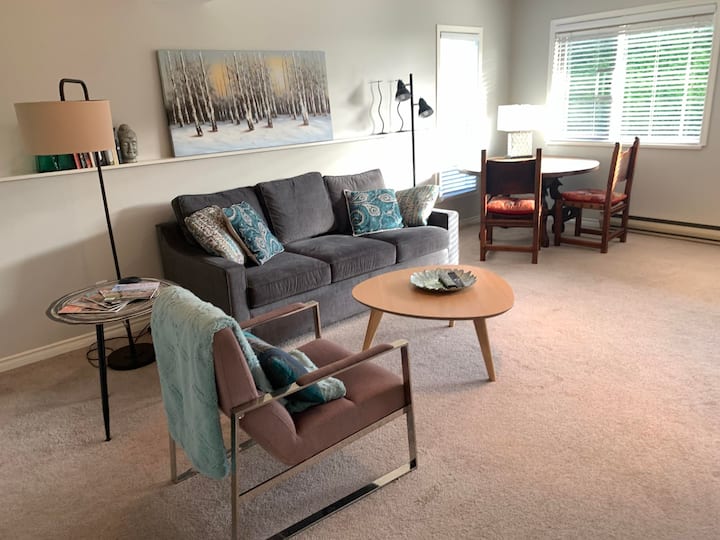 Deep Cove Garden Suite - Burnaby