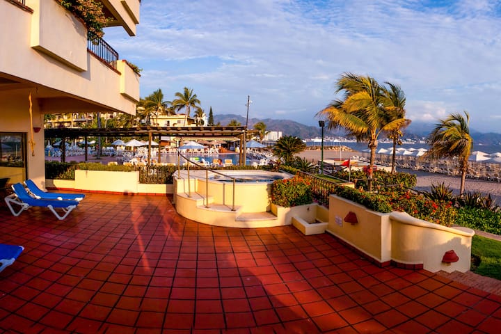 Beautiful Beach Front  Condo At Velas Vallarta - Puerto Vallarta